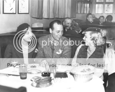 *CANDIDS* - Page 164 - The Silver Screen Oasis