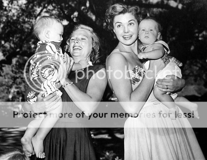 *CANDIDS* - Page 742 - The Silver Screen Oasis