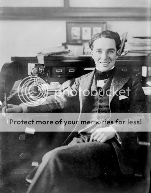 *CANDIDS* - Page 421 - The Silver Screen Oasis