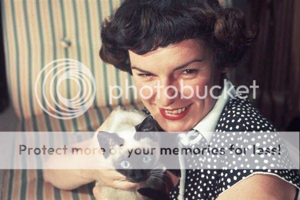 *CANDIDS* - Page 560 - The Silver Screen Oasis