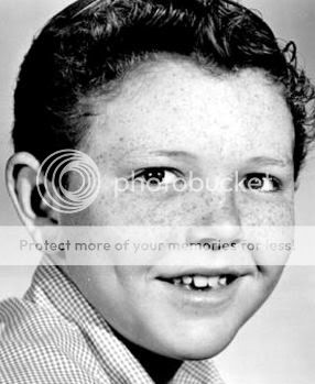 *CANDIDS* - Page 431 - The Silver Screen Oasis