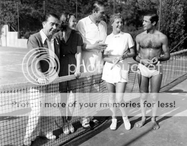 *CANDIDS* - Page 422 - The Silver Screen Oasis