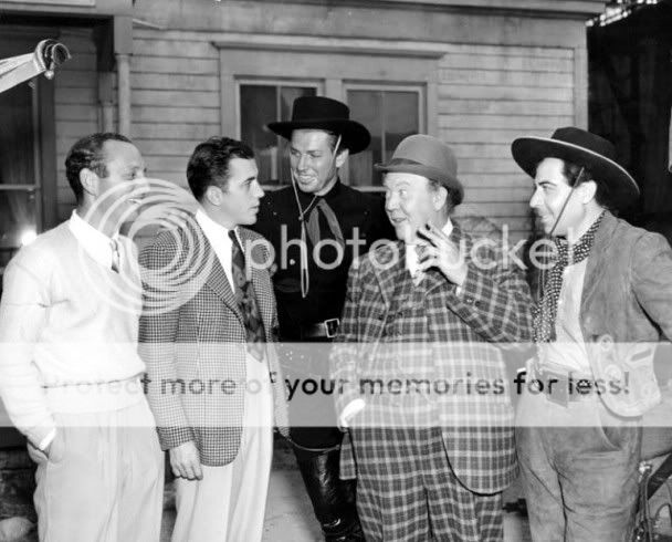 *CANDIDS* - Page 451 - The Silver Screen Oasis