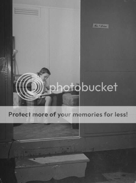 *CANDIDS* - Page 299 - The Silver Screen Oasis